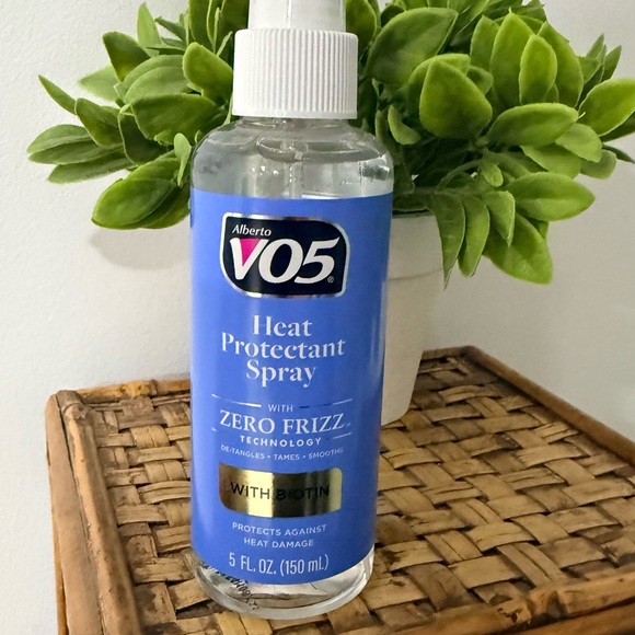 vo5 | Hair | Blue Heat Protectant Spray | Poshmark
